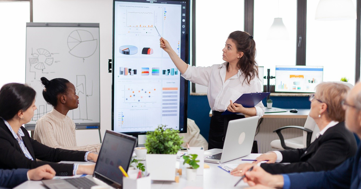 Improve Employee Motivation in These 5 Ways - Tru Universe